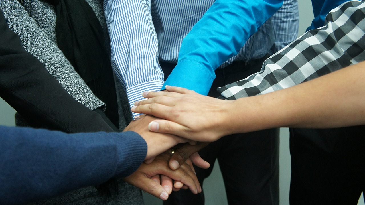 5 Common Teamwork Challenges Every Team Encounters! | Engagedly 5 Common Teamwork Challenges Every Team Encounters! | Engagedly